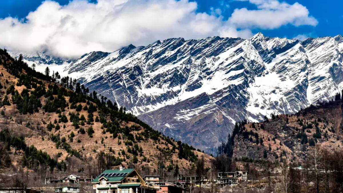 Himachal to Uttarakhand Covered in Snow: Highways Blocked, Tourists ...