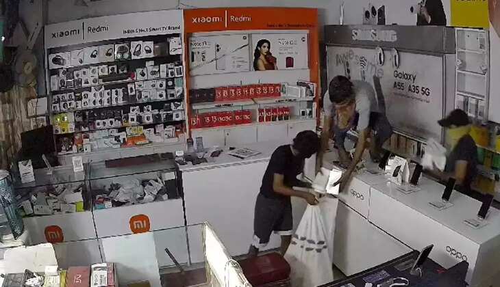 Delhi's Mahipalpur Mobile Showroom Heist: Thieves Steal ₹25 Lakh in ...