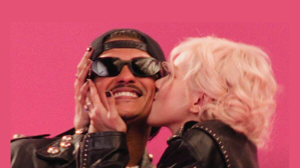 BLACKPINK’s Rosé and Bruno Mars’ 'APT' Hits 6.85M Streams Worldwide